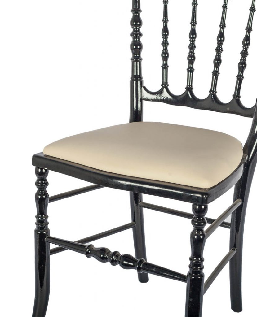 Silla Napoleón Negra – Collections | Alquiler y Venta de material para ...